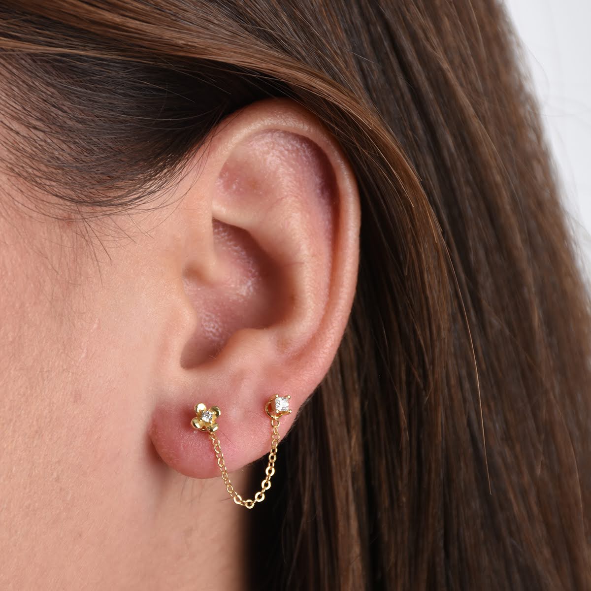 ARETE DOBLE CZ CON CADENA – La Plata | Beauty is a jewel